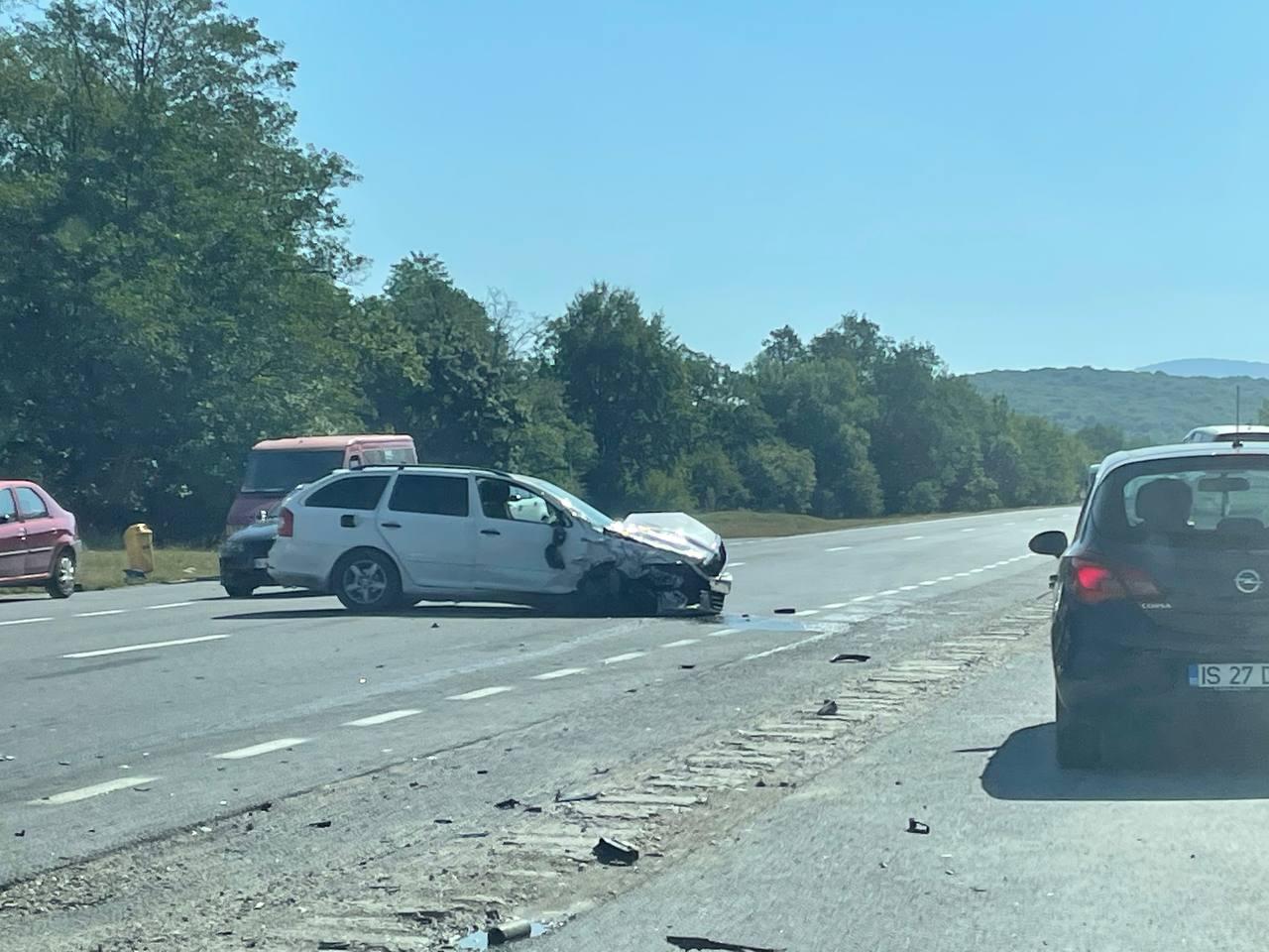 Accident pe DN1, între Vlădeni și Perșani. Două persoane transportate ...