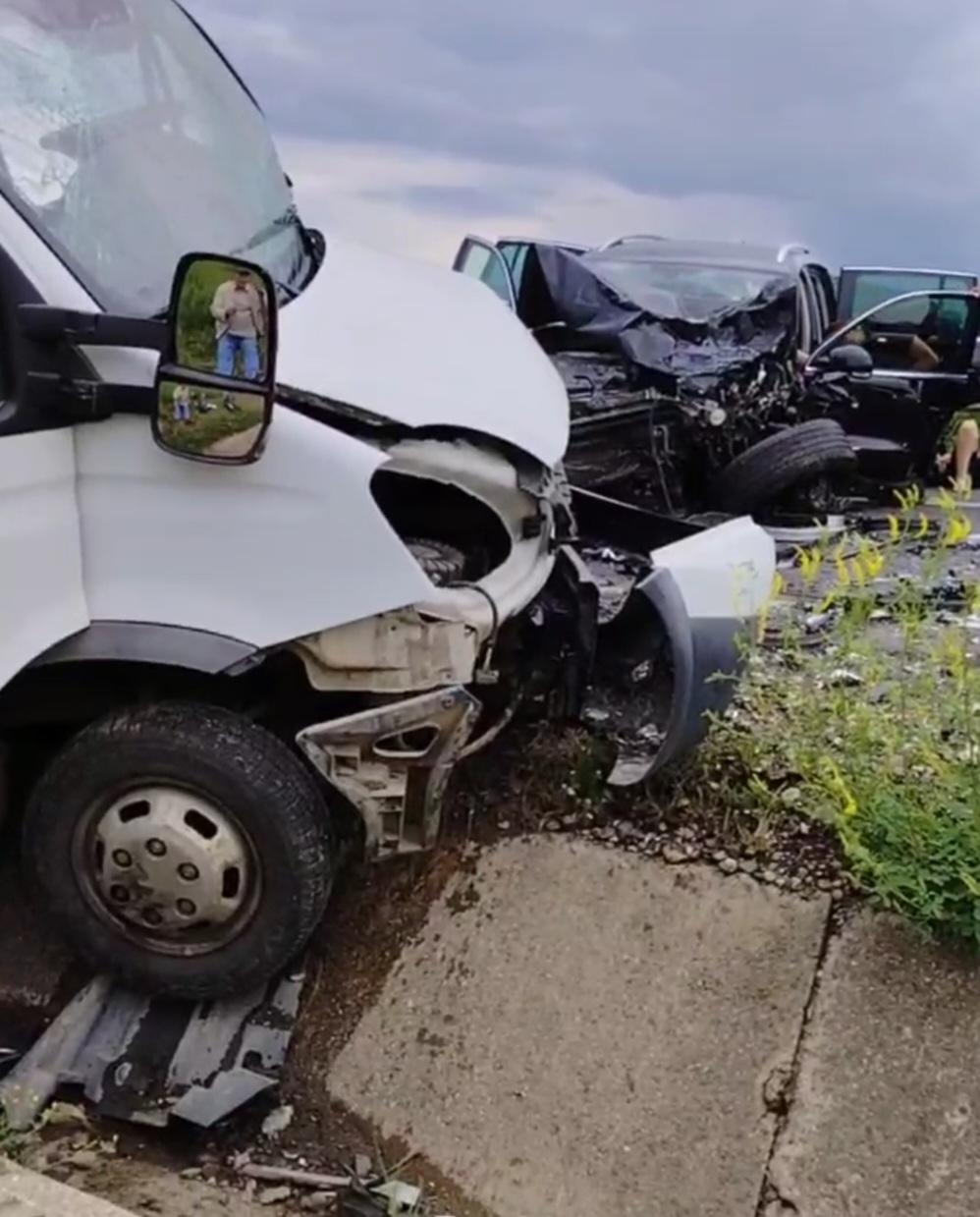 Accident grav pe DN1, între Perșani și Vlădeni. 6 victime, din care ...